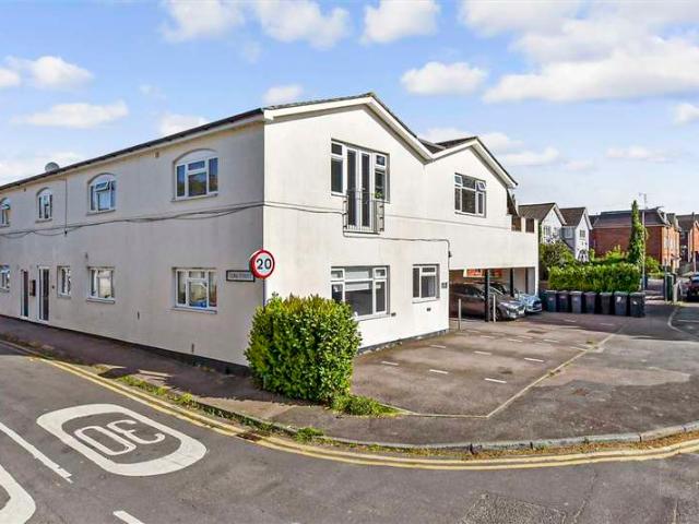 2 Bedroom Ground Flat