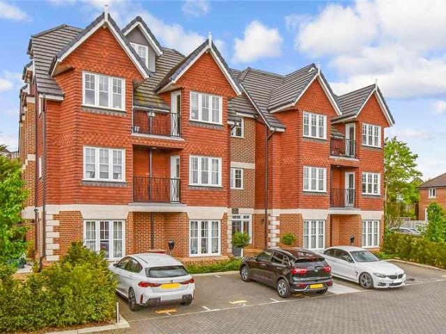 2 Bedroom Ground Flat