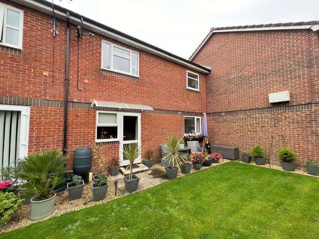 2 Bedroom Ground Flat