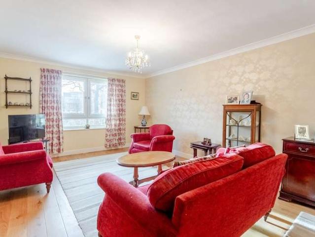 2 Bedroom Ground Flat