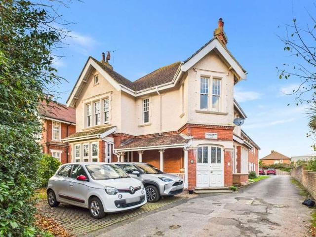 2 Bedroom Ground Flat