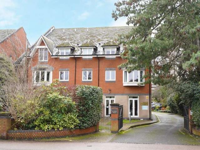 2 Bedroom Ground Flat