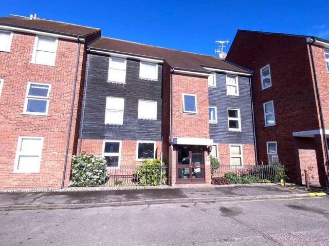 2 Bedroom Ground Flat