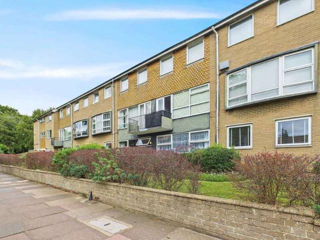 2 Bedroom Ground Flat