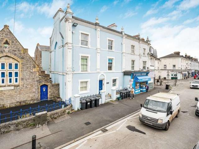 2 Bedroom Ground Flat