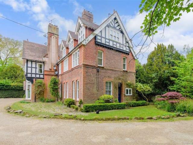 2 Bedroom Ground Flat