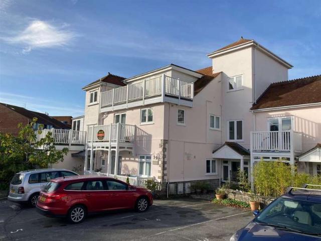 2 Bedroom Ground Flat