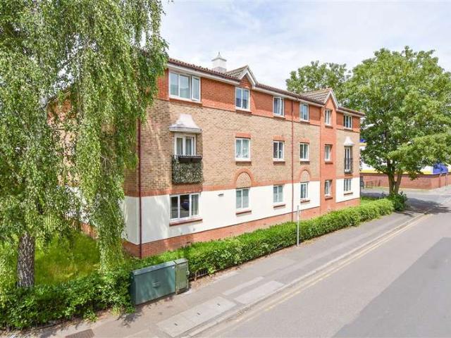 2 Bedroom Ground Flat