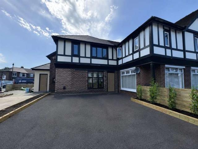 2 Bedroom Ground Flat