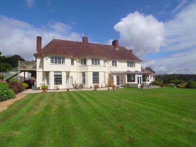 2 Bedroom Ground Flat