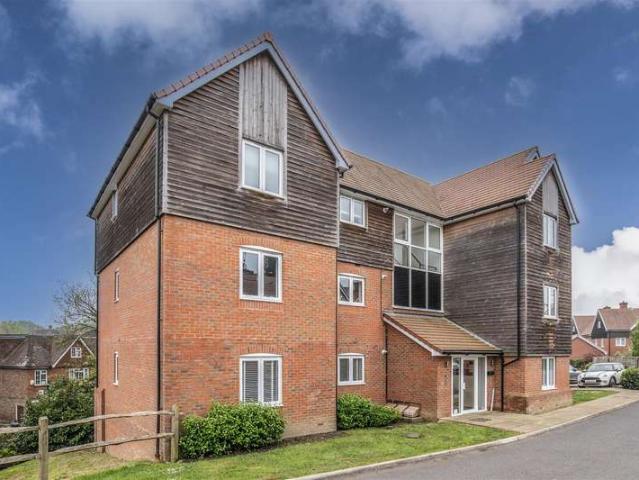 2 Bedroom Ground Flat
