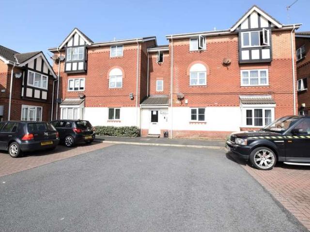 2 Bedroom Ground Flat