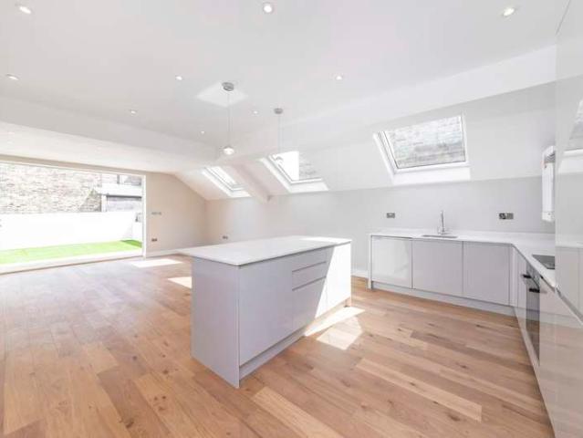 2 Bedroom Ground Flat