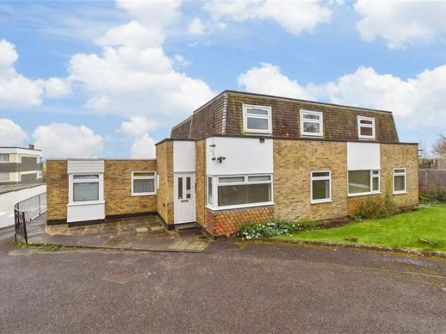 2 Bedroom Ground Flat
