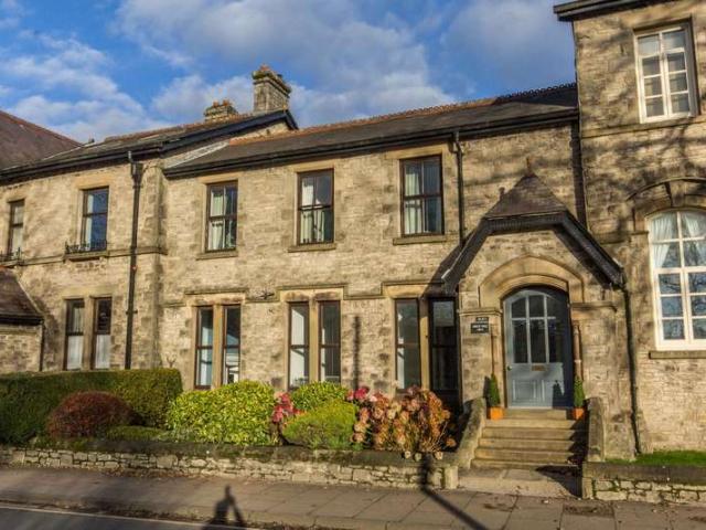 2 Bedroom Ground Flat
