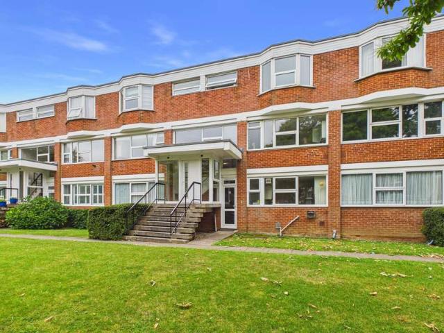 2 Bedroom Ground Flat