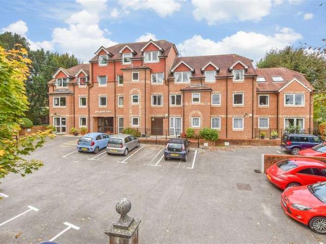 2 Bedroom Ground Flat