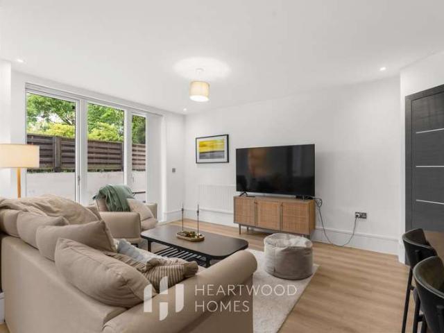 2 Bedroom Ground Flat