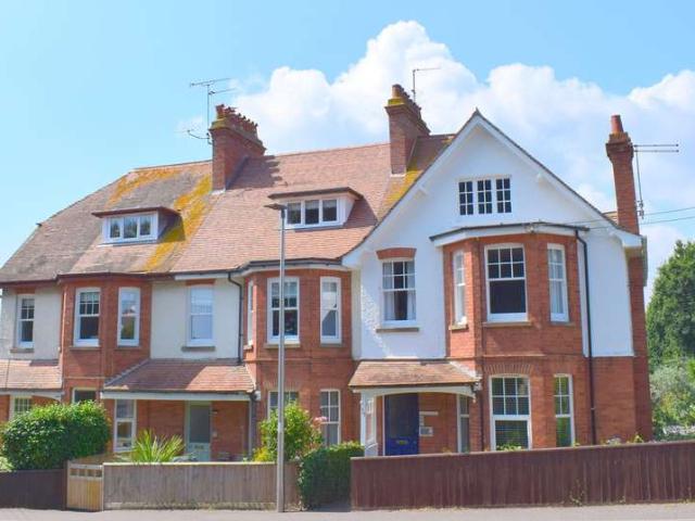 2 Bedroom Ground Flat
