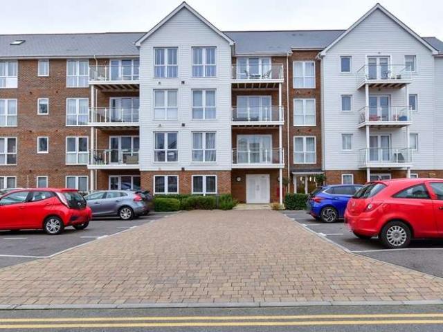 2 Bedroom Ground Flat