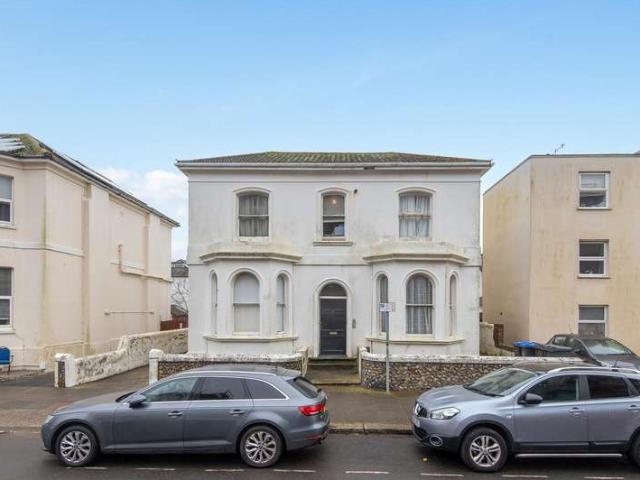 2 Bedroom Ground Flat
