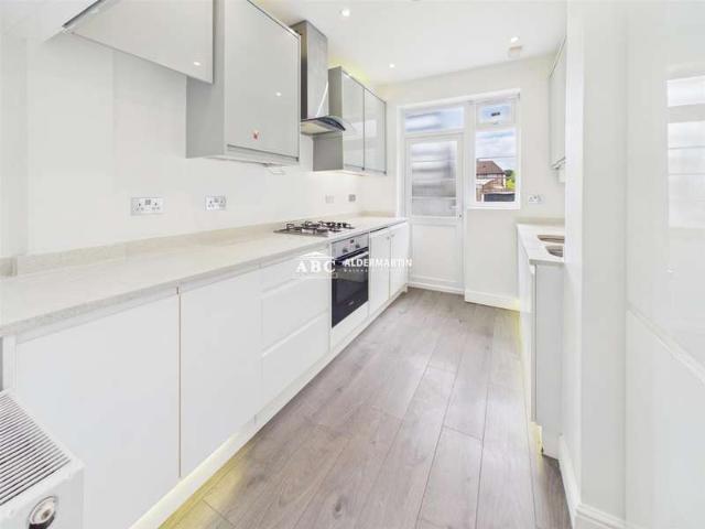 2 Bedroom Ground Flat