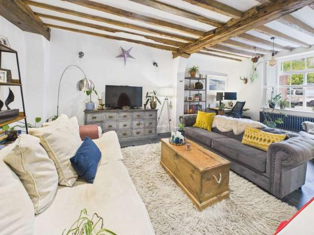 2 Bedroom Ground Flat