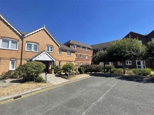 2 Bedroom Ground Flat