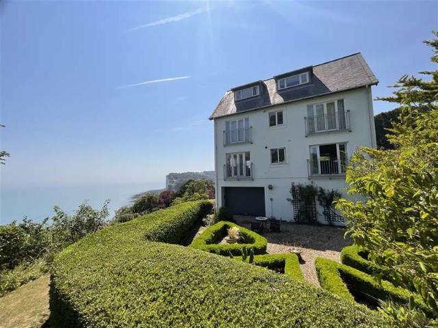 2 Bedroom Ground Flat