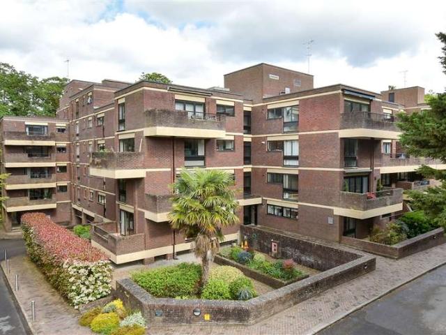 2 Bedroom Ground Flat