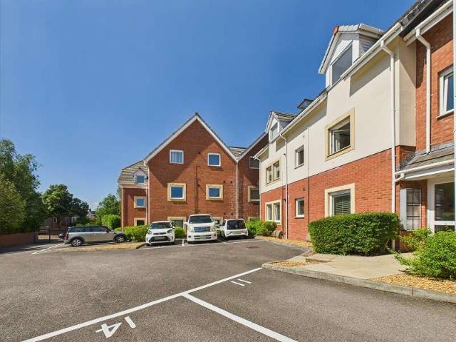 2 Bedroom Ground Flat