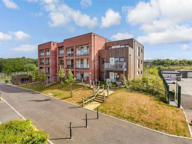 2 Bedroom Ground Flat