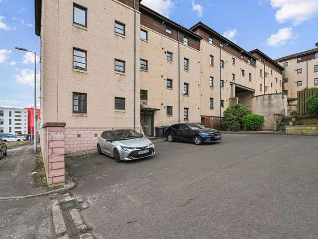 2 Bedroom Ground Flat
