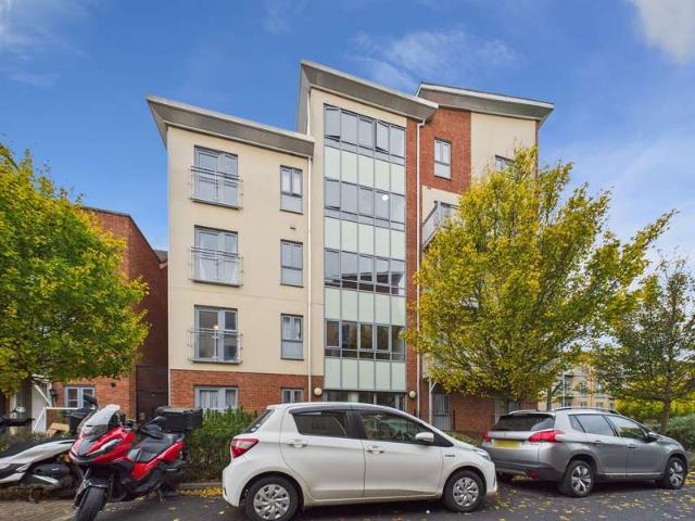 2 Bedroom Ground Flat