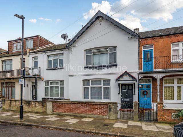 2 Bedroom Ground Flat