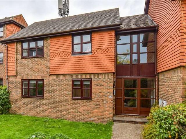 2 Bedroom Ground Flat