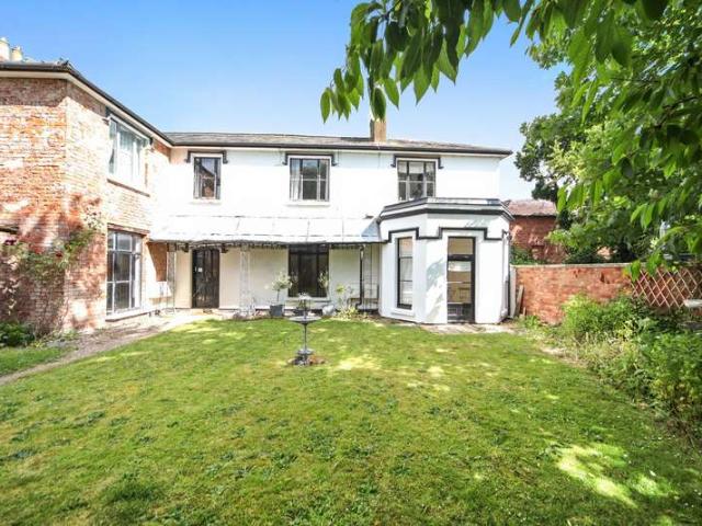 2 Bedroom Ground Flat