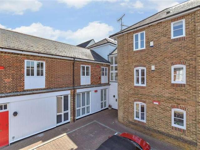 2 Bedroom Ground Flat