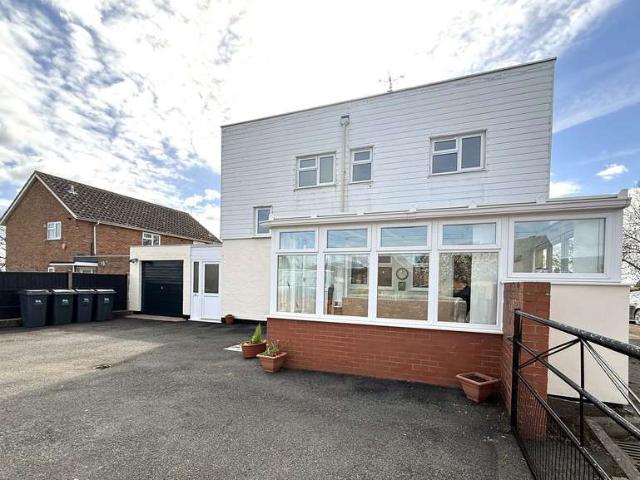 2 Bedroom Ground Flat