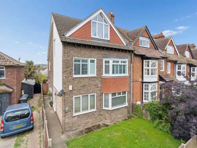 2 Bedroom Ground Flat