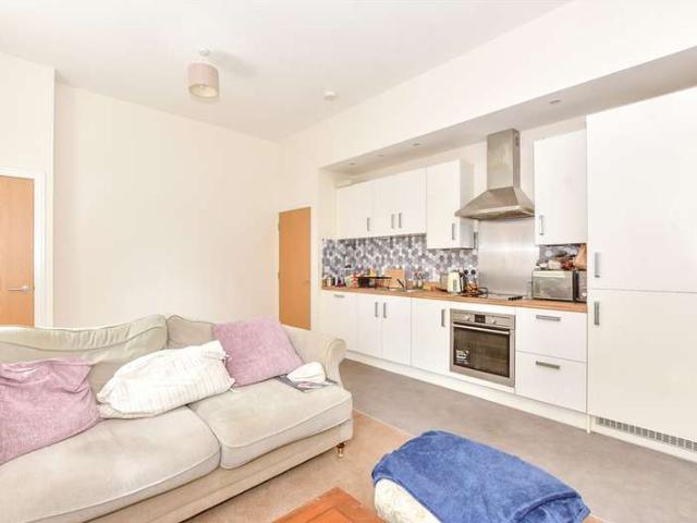 2 Bedroom Ground Flat