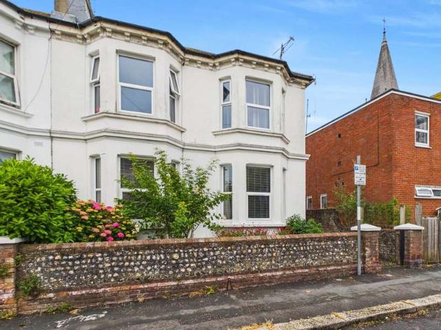 2 Bedroom Ground Flat