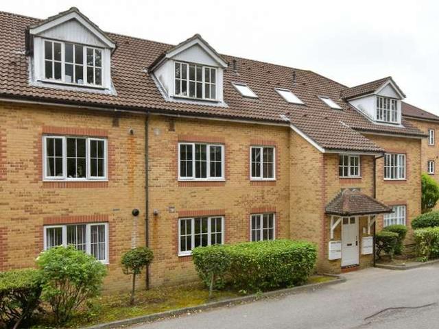 2 Bedroom Ground Flat