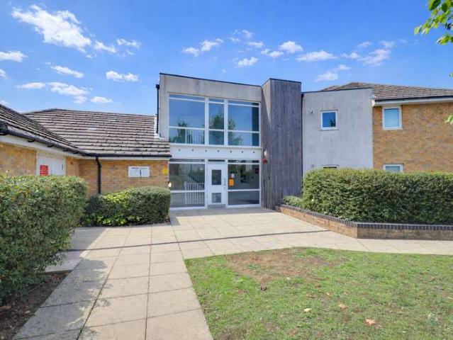 2 Bedroom Ground Flat