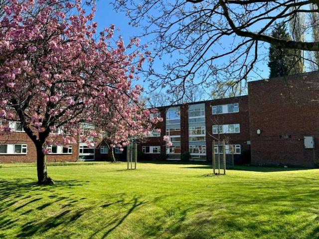 2 Bedroom Ground Flat