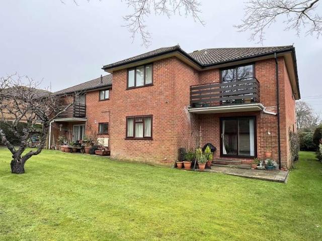 2 Bedroom Ground Flat