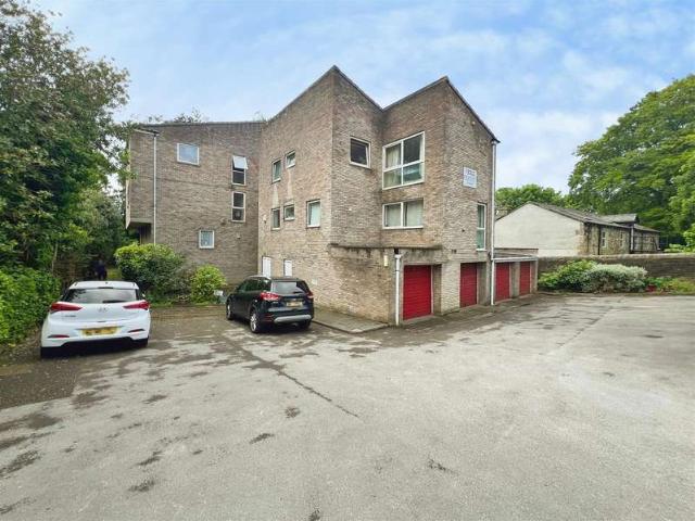 2 Bedroom Ground Flat