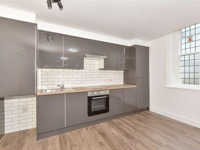 2 Bedroom Ground Flat