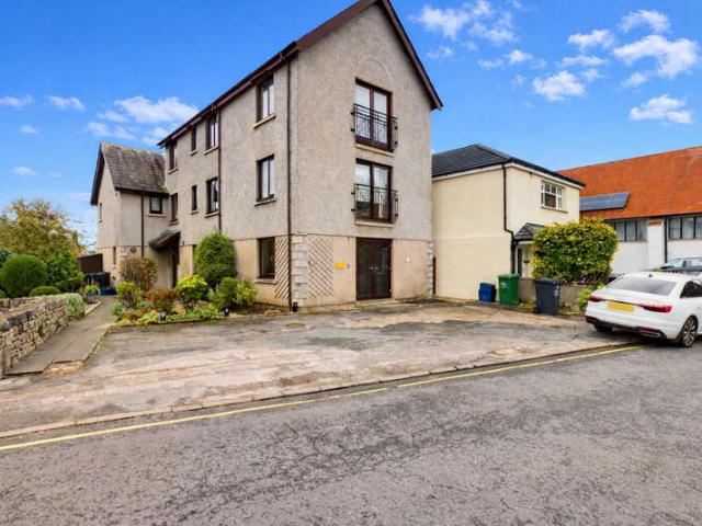 2 Bedroom Ground Flat