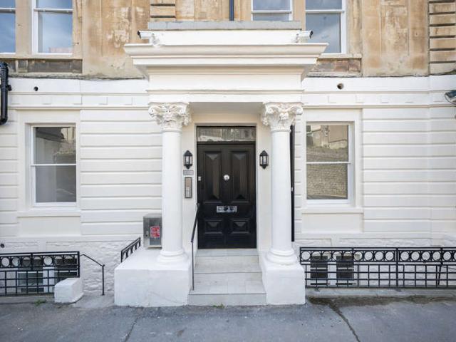 2 Bedroom Ground Flat